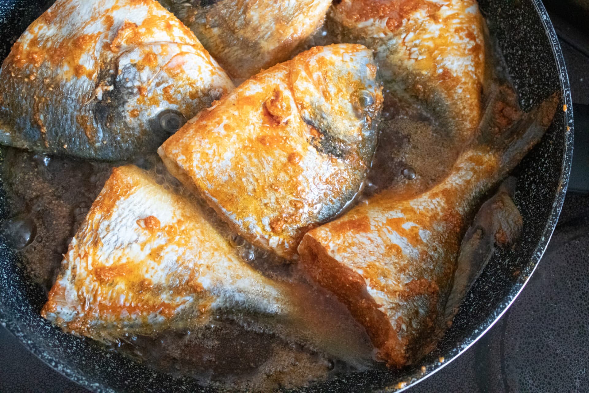 Peppered fish (Nigerian): poisson au poivron rouge! | Kelianfood