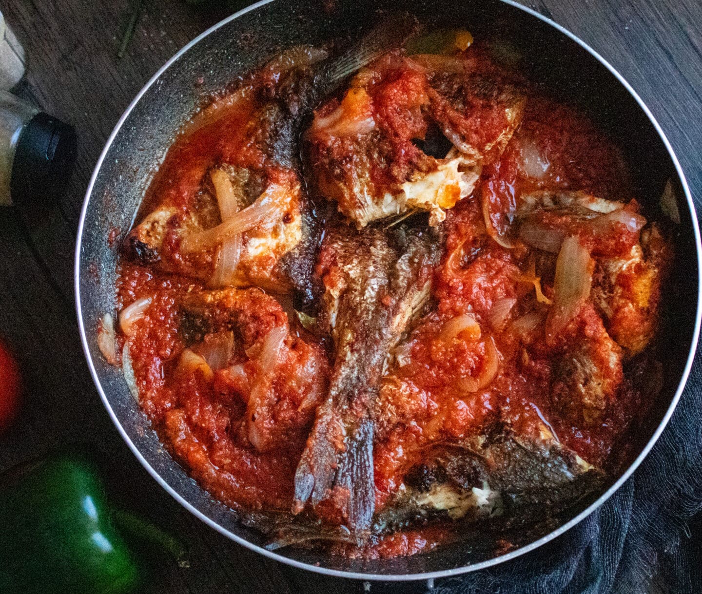 Peppered fish (Nigerian): poisson au poivron rouge! | Kelianfood