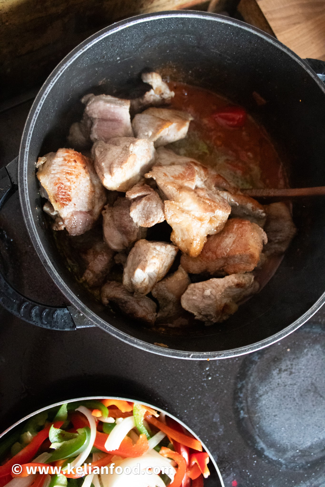 Recette de porc sauté à la camerounaise | Côtelette de porc rôti ...